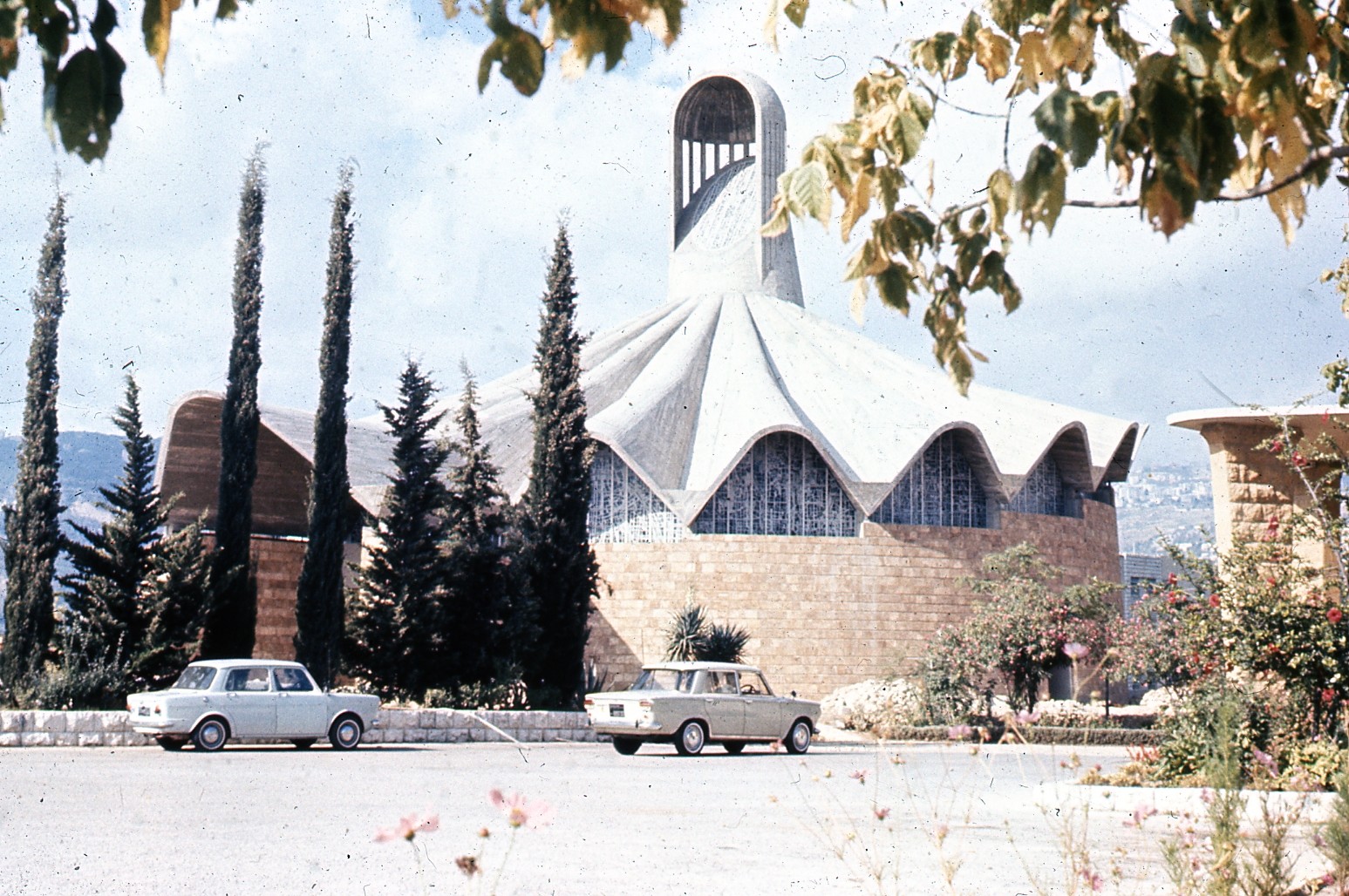 Gabriel Loire - Liban - Beyrouth - Chapelle du collège Notre-Dame de ...
